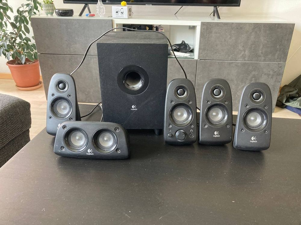 Surround Sound System - Logitech z506 - Fast wie neu (Neuf (Voir ...