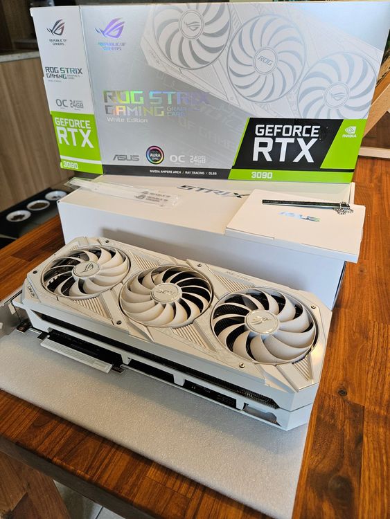 ASUS ROG Strix GeForce RTX 3090 White OC Edition 24GB (Gebraucht) in ...