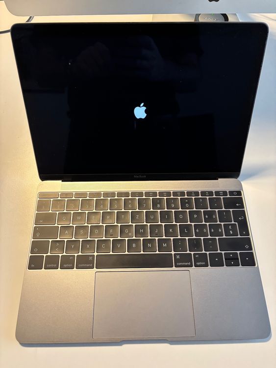 Mac Book 12" Space Grey 1.1GHz / 8GB / 256GB (Gebraucht) in Meilen für ...