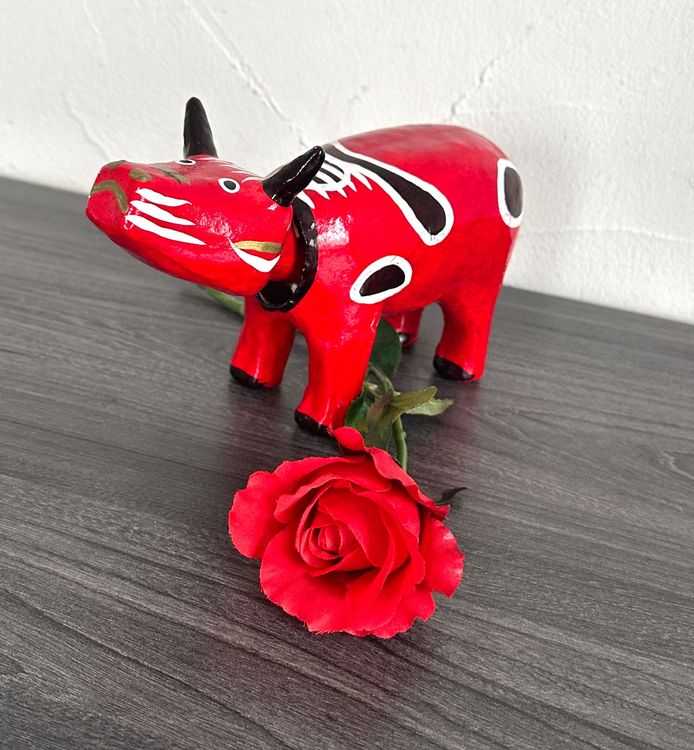 Akapeko rote Kuh Pappmache Isamu Kenmochi 🇯🇵 (Gebraucht) in Zürich für ...