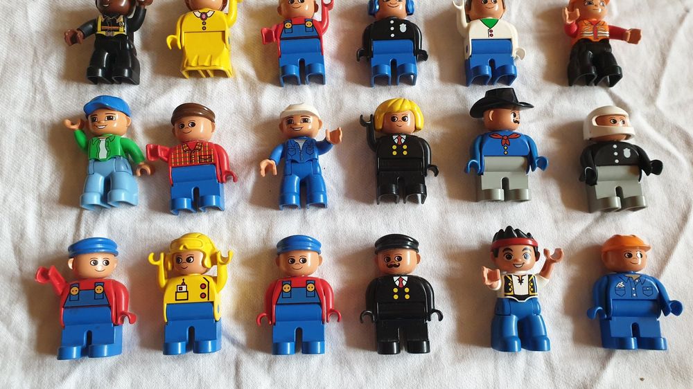 24 LEGO Duplo Menschen Figuren Männchen | Kaufen auf Ricardo
