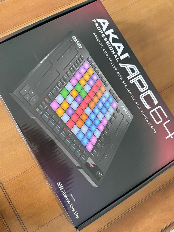 Contrôleur Akai APC64 - (neuf) livré avec Ableton Live Lite (Neuf avec ...