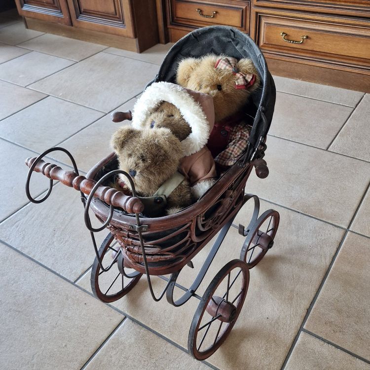 Antike Puppenwagen mit Teddybären - Sammlerstück! (Gebraucht) in Oberlunkhofen für CHF 45 – nur ...