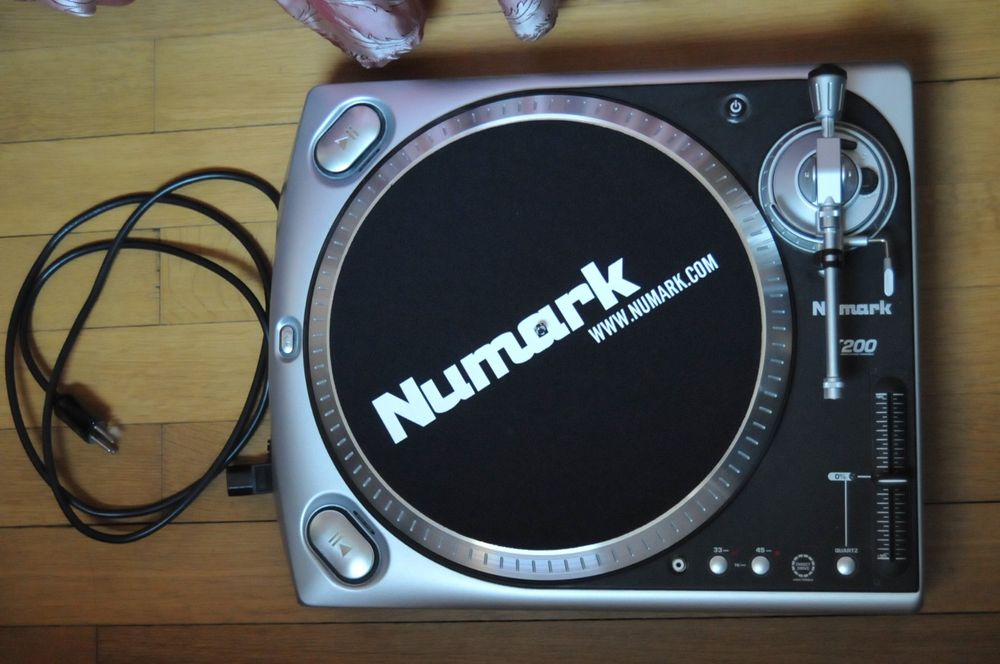 Numark TT200 Plattenspieler mit Direktantrieb, DJ Turntable | Kaufen ...