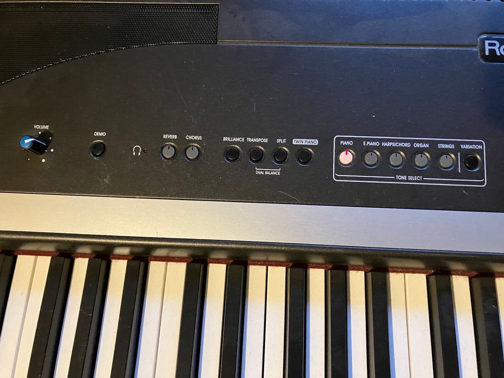Roland Keyboard EP880 (Defekt) in Ennetbürgen für CHF 20 – nur Abholung ...