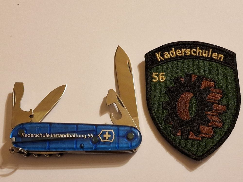 Victorinox Messer und Badge Kader Schulen Ih 56 Abzeichen | Kaufen auf ...