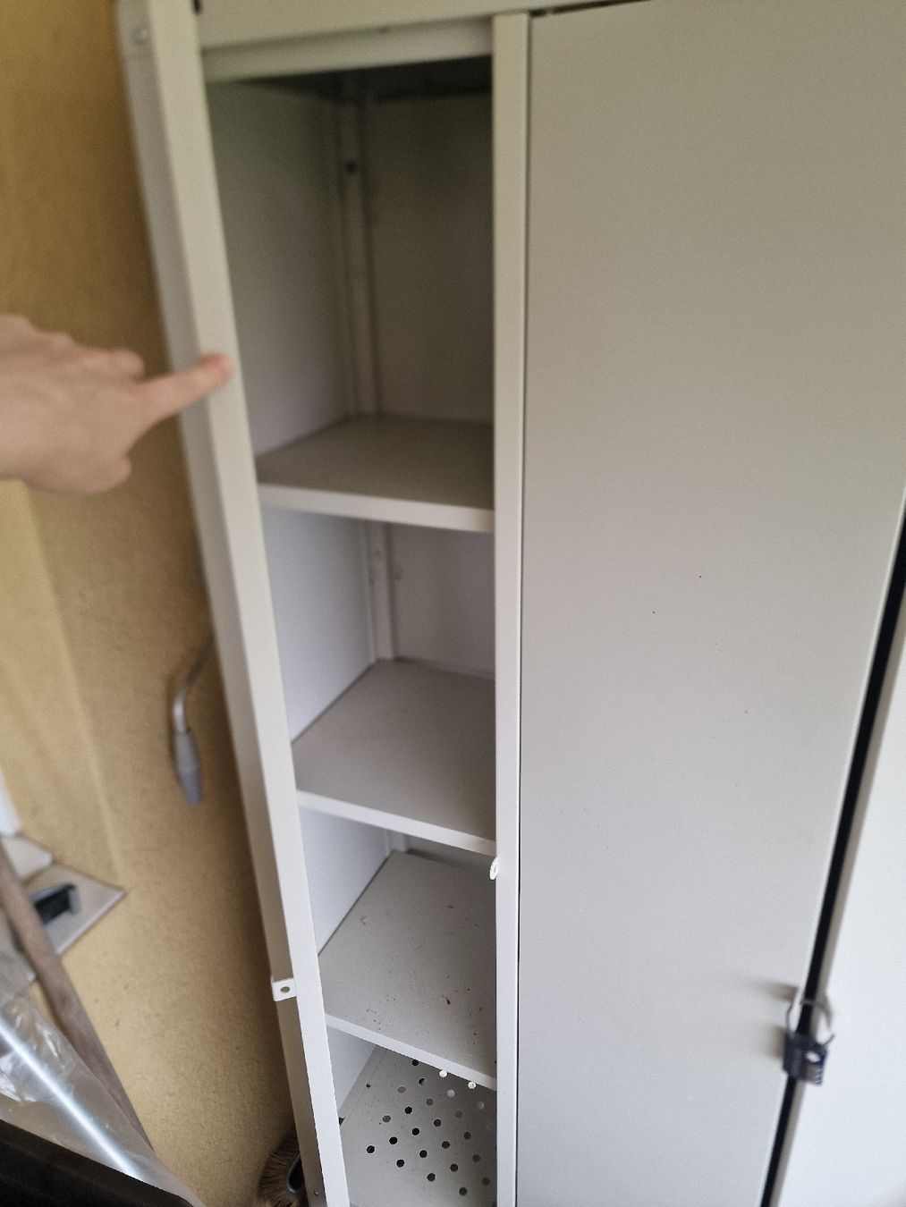Metal Garden Cabinet & Shelving Unit (Balcony/Cellar) (D'occasion) à ...