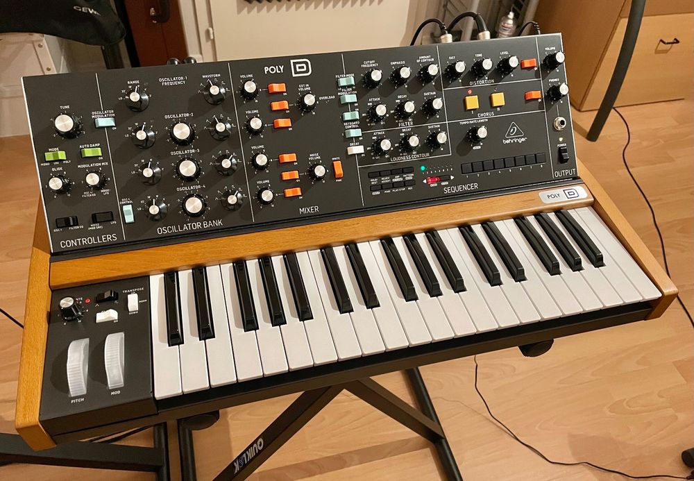 Behringer Poly D (Minimoog clone) (Neu und originalverpackt) in ...