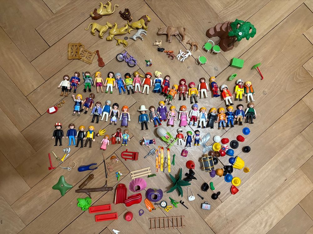 Playmobil Set - viele Figuren, Tiere Zubehör (Gebraucht) in Wetzikon ZH für CHF 35 – mit ...