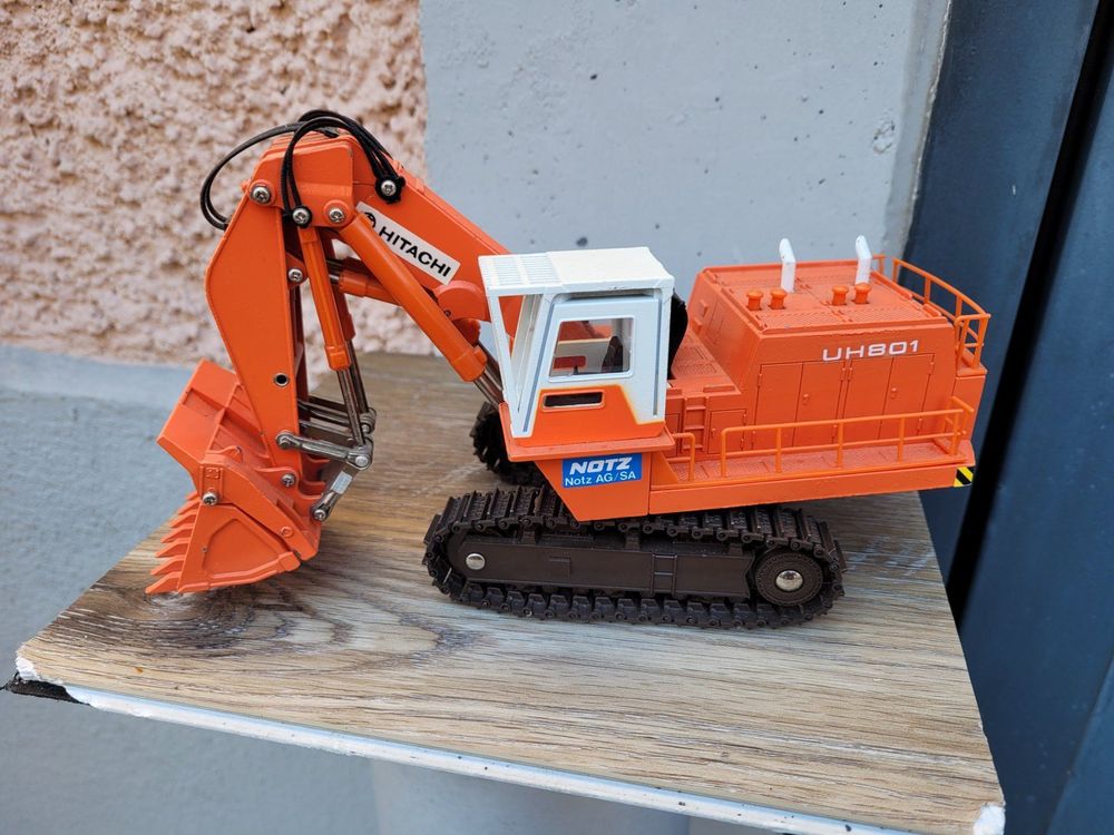 Hitachi Bagger UH801 1/50 | Kaufen auf Ricardo