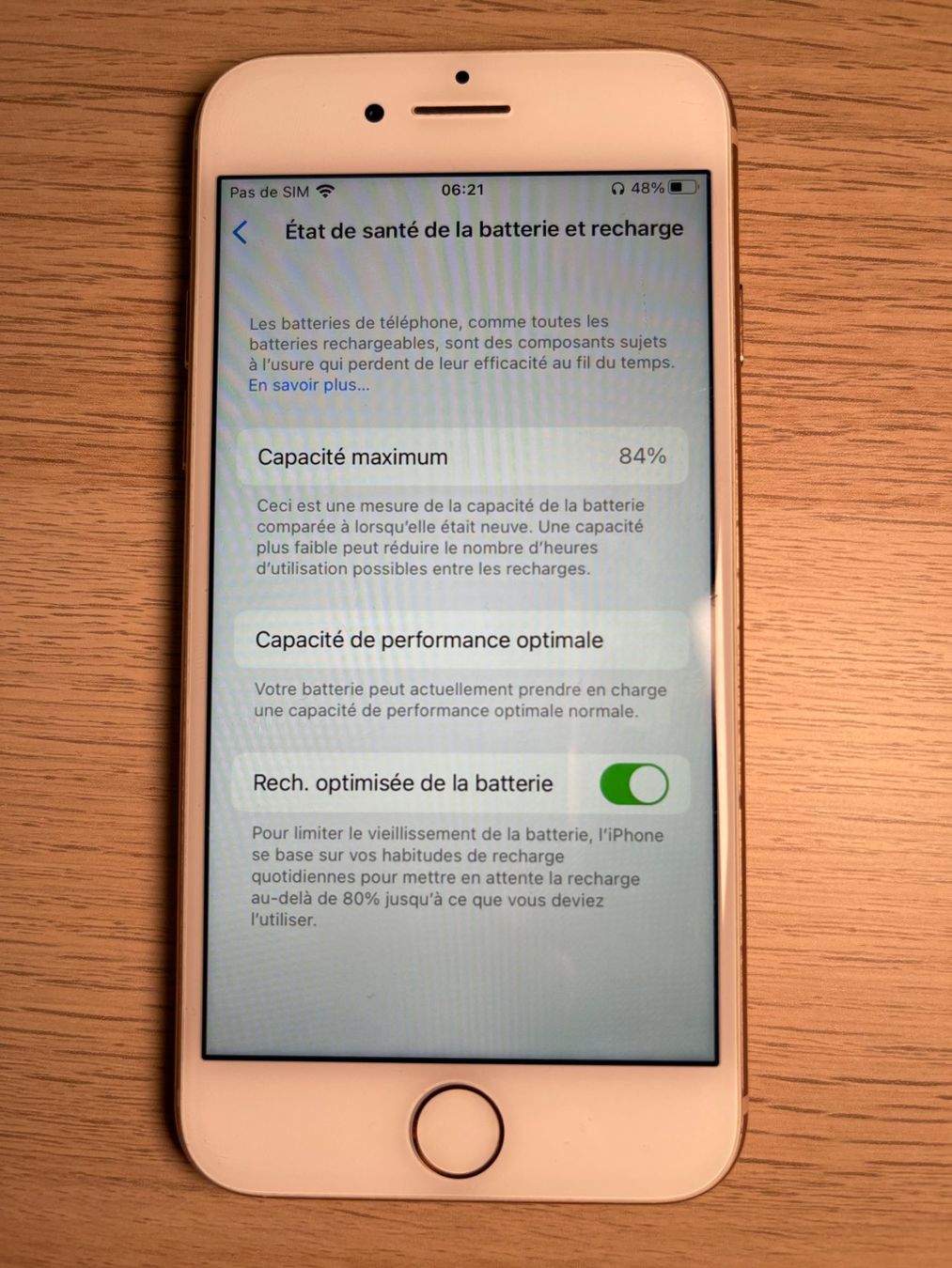 iPhone 8 - 64GB Gold (verre arrière fissuré) (D'occasion) à Cheseaux ...
