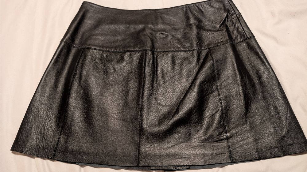 Sexy Mini echt Lederrock Gr.40 (Gebraucht) in Spiez für CHF 22 – mit ...