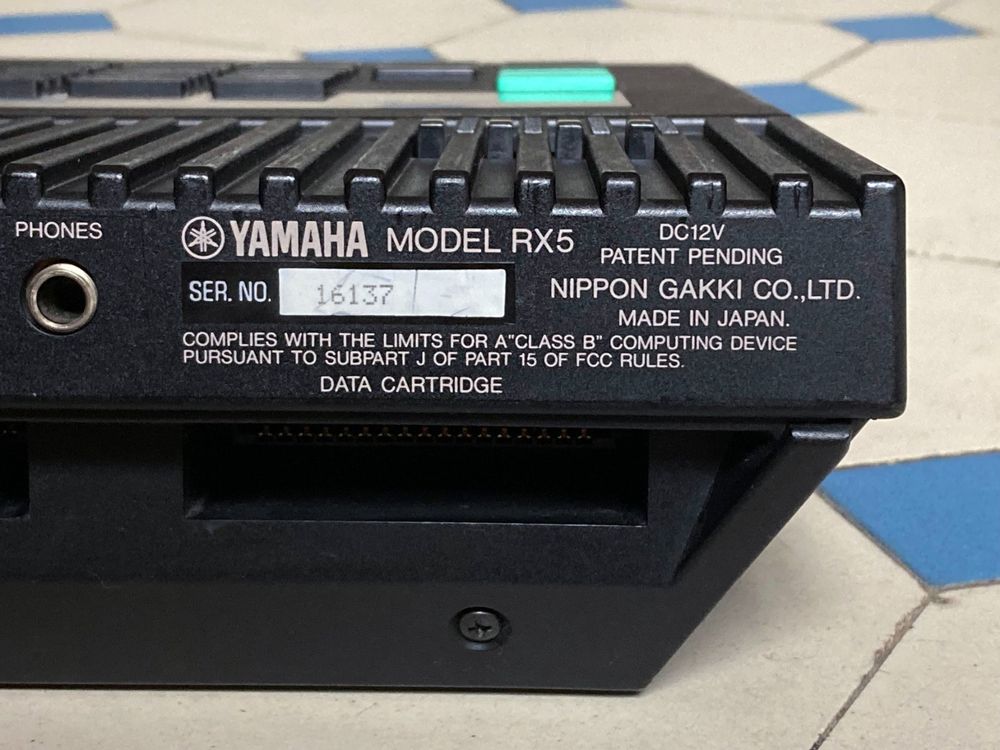 Yamaha RX5 Drum Machine mit Ladekabel & Datenkarte | Kaufen auf Ricardo