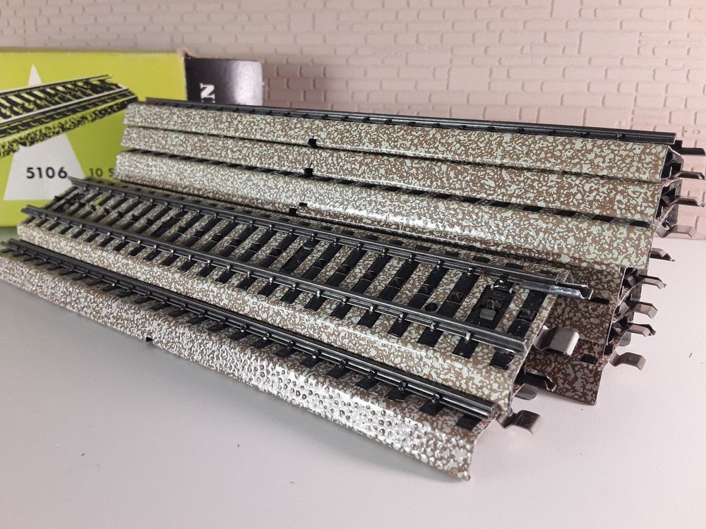 Märklin M Gleis _ 10 x Gerade Nr. 5106 _ Spur H0 (Gebraucht) in Uerikon für CHF 14 – mit ...