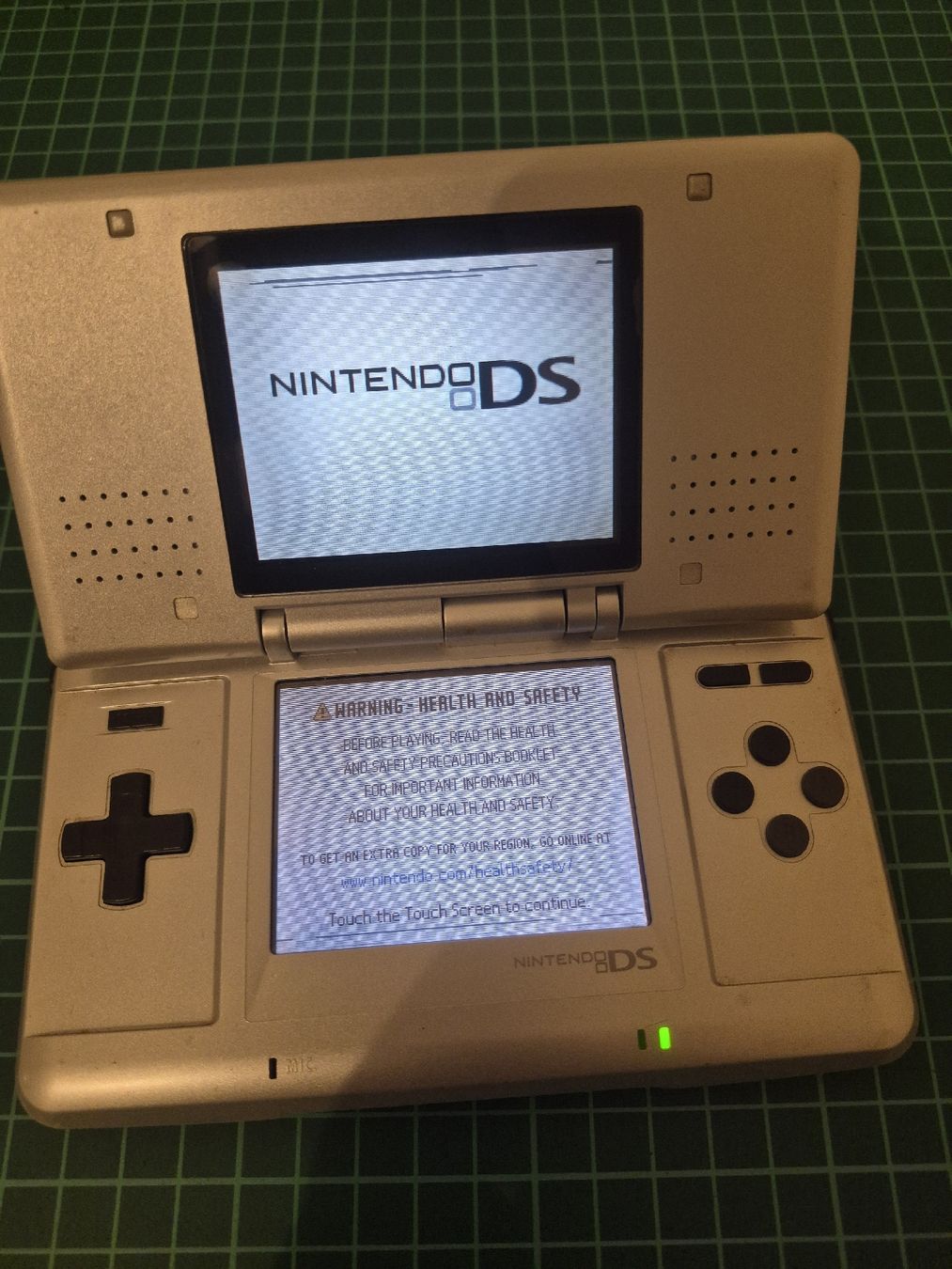 Nintendo DS Lite - Silver - Includes Charger - Tested! (Gebraucht) in ...