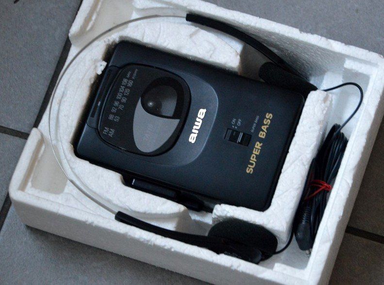 Walkman Aiwa HS-TA110 Radio AM FM Super Bass (Gebraucht) in für CHF 93 – mit Lieferung auf ...