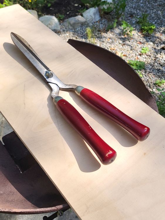 Grand sécateur pour le jardinage (D'occasion) à Biel/Bienne pour CHF 15 ...