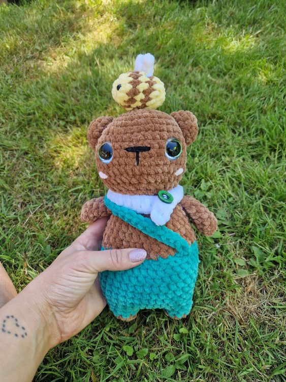 Handgemachter Häkel-Bär mit Biene ideales Geschenk! (Neu und originalverpackt) in Giebenach für ...