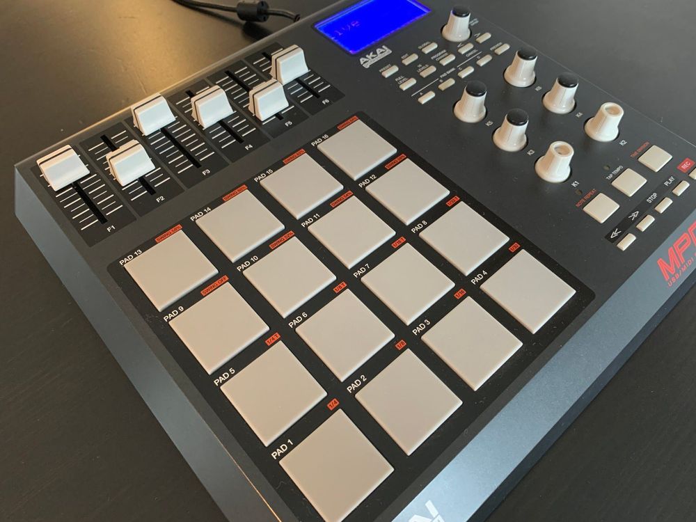 Akai MPD26 (Gebraucht) in Zufikon für CHF 46 – mit Lieferung auf ...