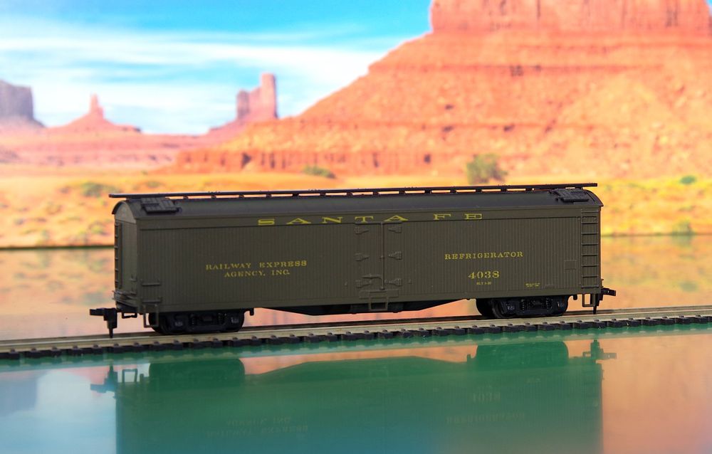 Athearn H0 Express Reefer Santa Fe ATSF/REA, Dampflok-Ära (Neu und ...