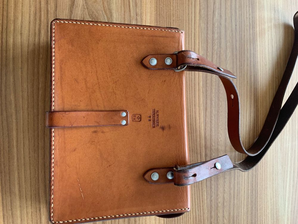 Ledertasche Schweizer Militär (Gebraucht) in Rombach für CHF 37 – mit ...