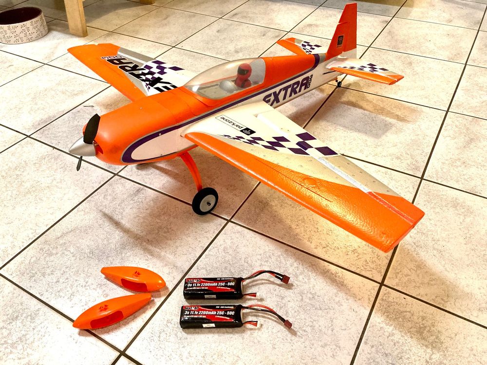 ParkZone Extra 300 Electric 3D Airplane + 2 Lipo 3S | Kaufen auf Ricardo
