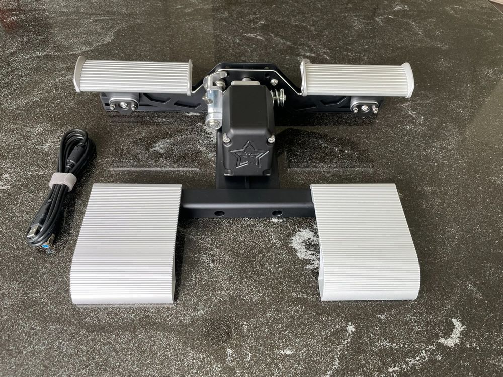 VIRPIL VPC ACE-Torq Rudder Pedale - Top Zustand, neuwertig! (Neu ...
