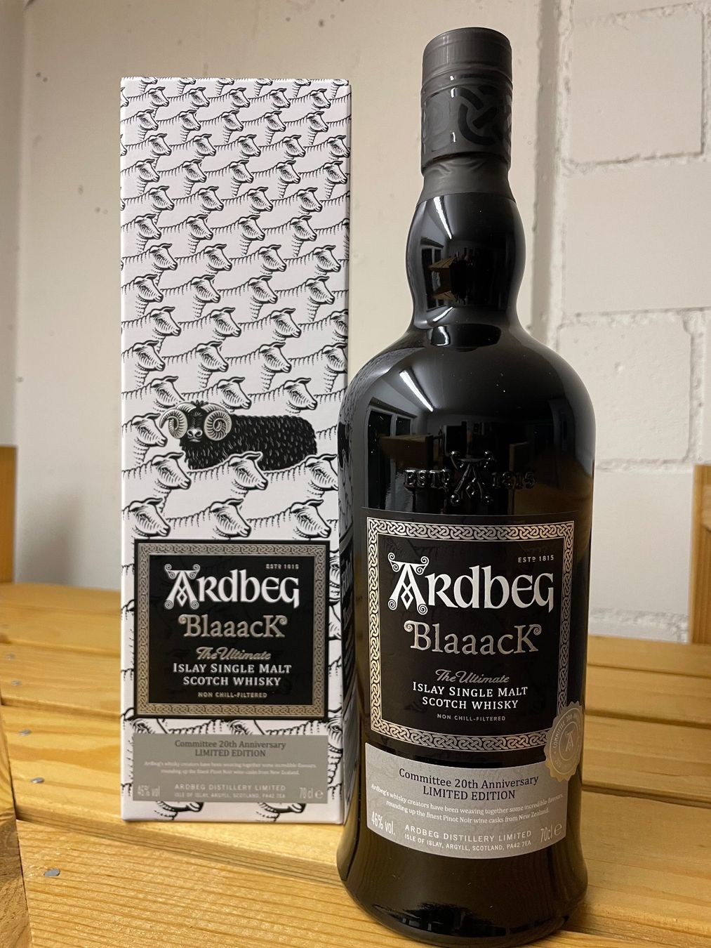 Ardbeg Blaaack Limited Edition 2020, 46% Vol. 0,7l (Neu und originalverpackt) in Wiesendangen ...