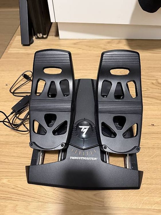 Thrustmaster TFRP Rudder Pedals | Kaufen auf Ricardo