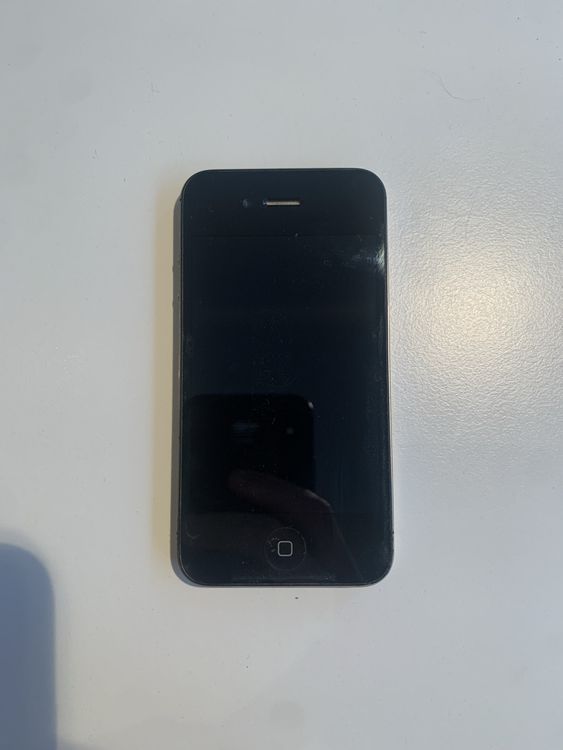 IPhone 4 (Gebraucht) in Oberentfelden für CHF 16 – mit Lieferung auf Ricardo kaufen