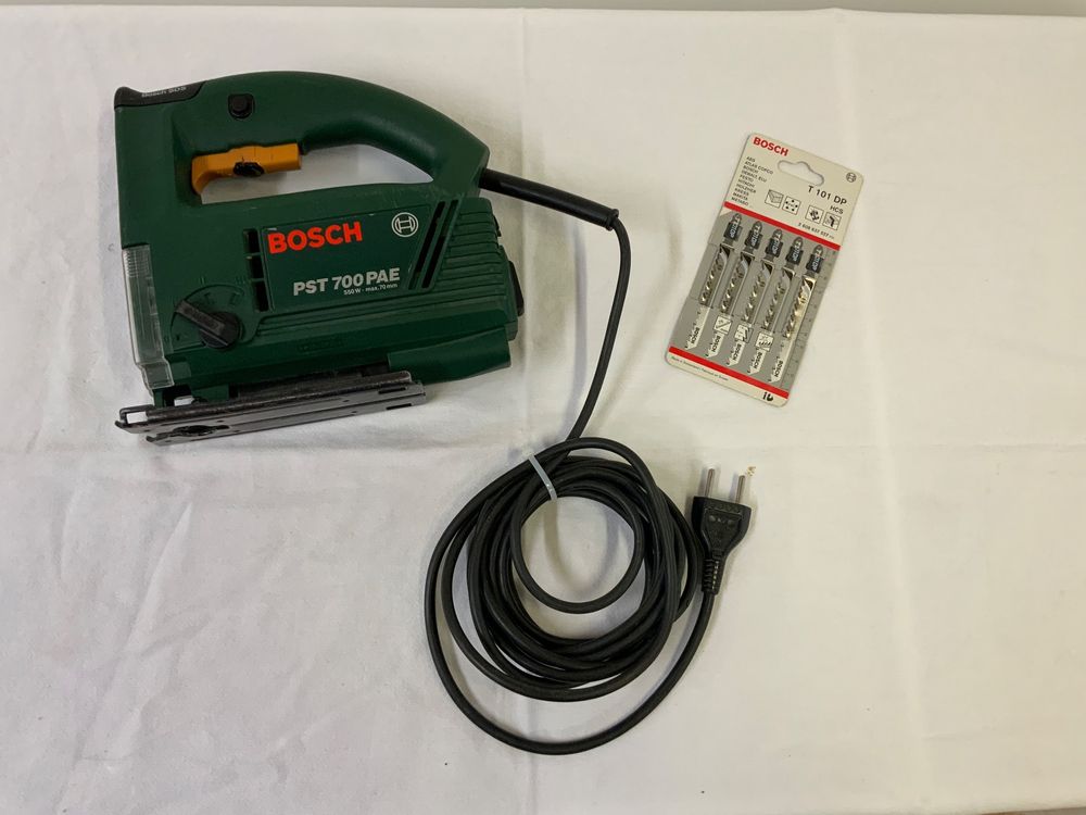 Bosch Stichsäge PST 700 PAE inklusive 1Pack Sägeblätter Nr.8 (Gebraucht ...