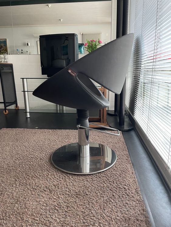 Karisma Designer Coiffeur Stuhl höhenverstellbar (Gebraucht) in Horn für CHF 249 – nur Abholung ...