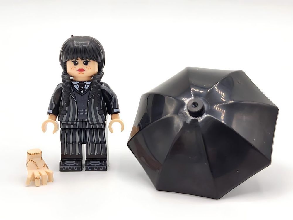 Addams Family - Wednesday Addams Minifigure with Thing (Neu (gemäss ...