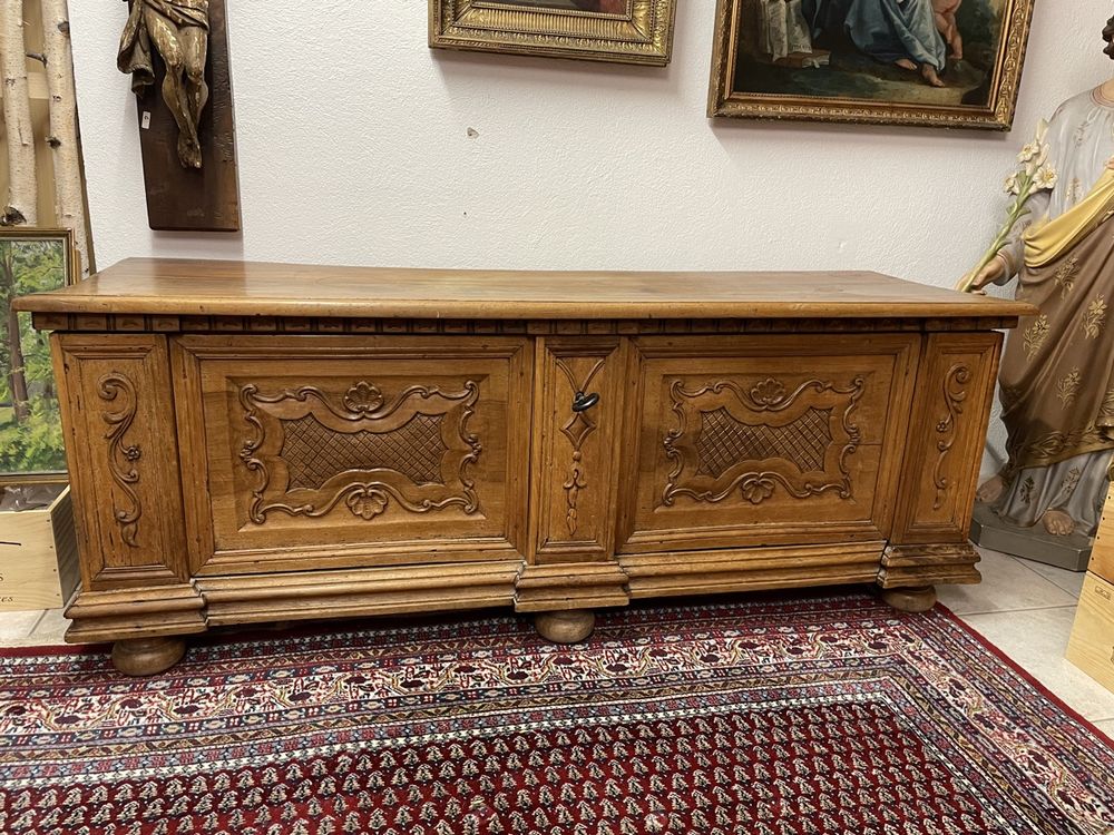 Magnifique coffre ancien sculpté - alte Truhe (Gebraucht) in Pâquier-Montbarry für CHF 199 – nur ...