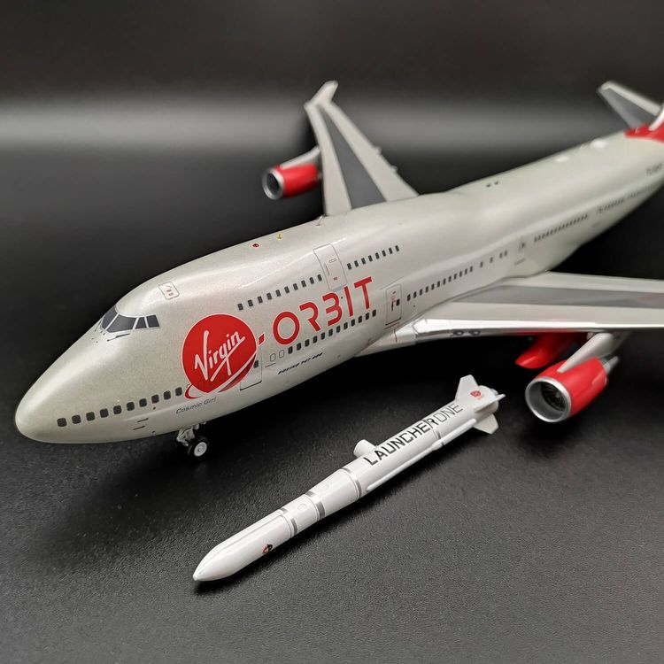 Modellflugzeug 1:200 - Virgin 747 mit Wing Rocket Launcher 1 | Kaufen ...