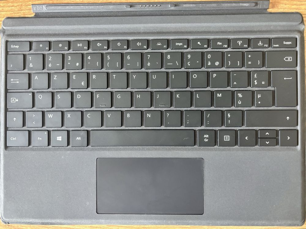 Surface Pro Keyboard Swiss Layout AZERTY | Kaufen auf Ricardo