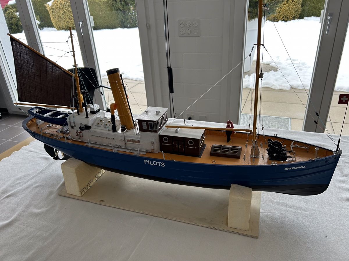 RC Pilot Boat Britannia, 1:24, Länge 1090 mm (Neu (gemäss Beschreibung ...