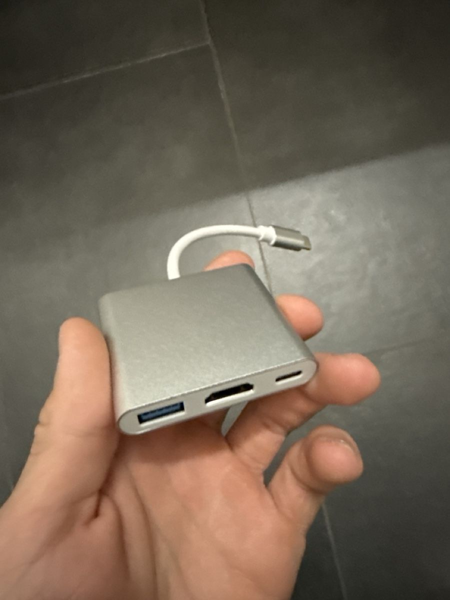 Neuwertiger USB-C Hub Adapter - Sofort verfügbar! (Neu und ...