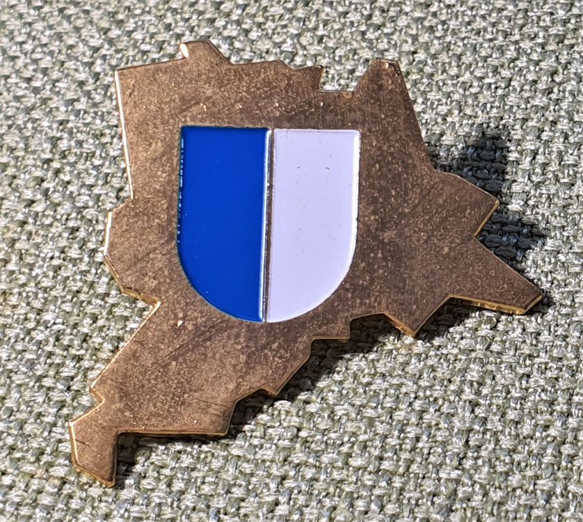 P022 - Pin Wappen mit Kantonsgrenze - Luzern (Gebraucht) in Reinach BL für CHF 2 – mit Lieferung ...