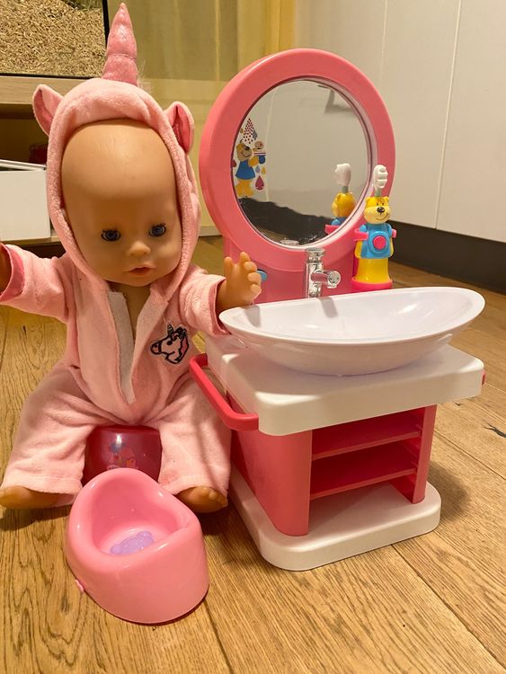 Baby born with potty and a washing station with toothbrush. | Kaufen ...