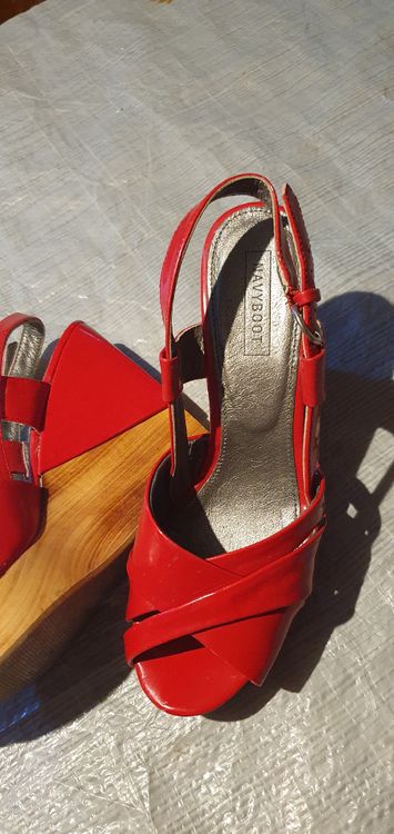 Rote Lack Keilsandaletten Gr. 38 Navyboot,rotes Lackleder (Gebraucht ...