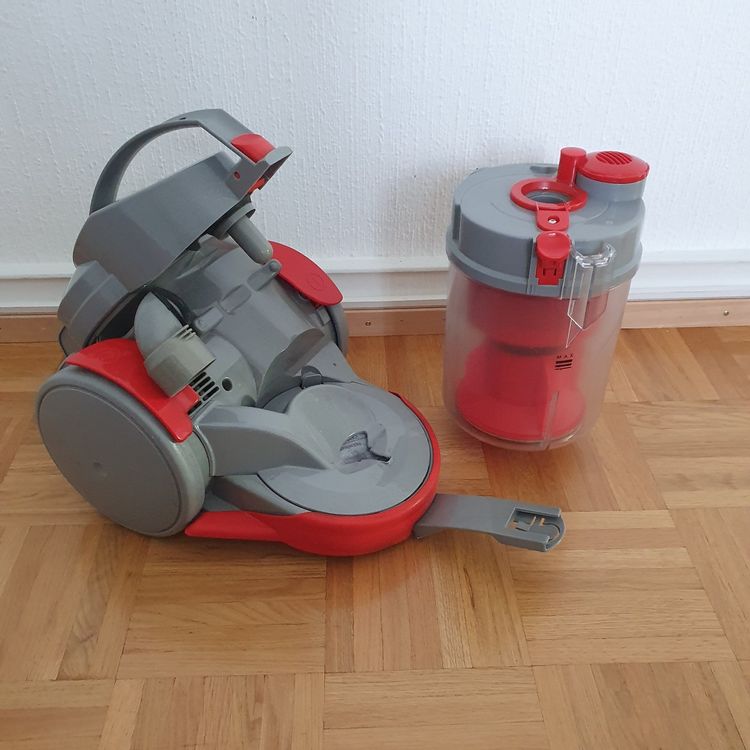 Dyson dc05 pour bricoleurs défectueux (Defekt) in Prilly für CHF 15 – mit Lieferung auf Ricardo ...