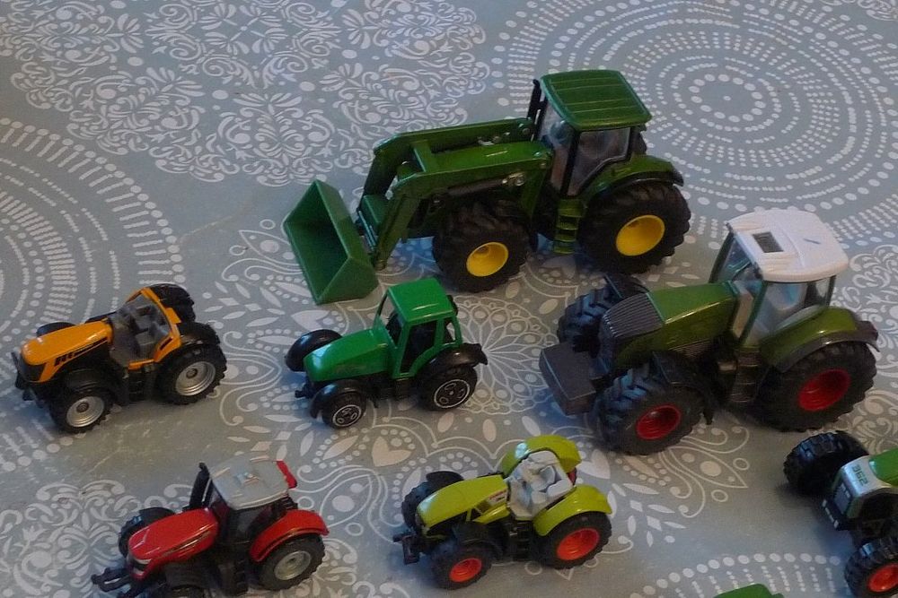 Spielzeug-Traktoren! (Gebraucht) in für CHF 18 – mit Lieferung auf ...