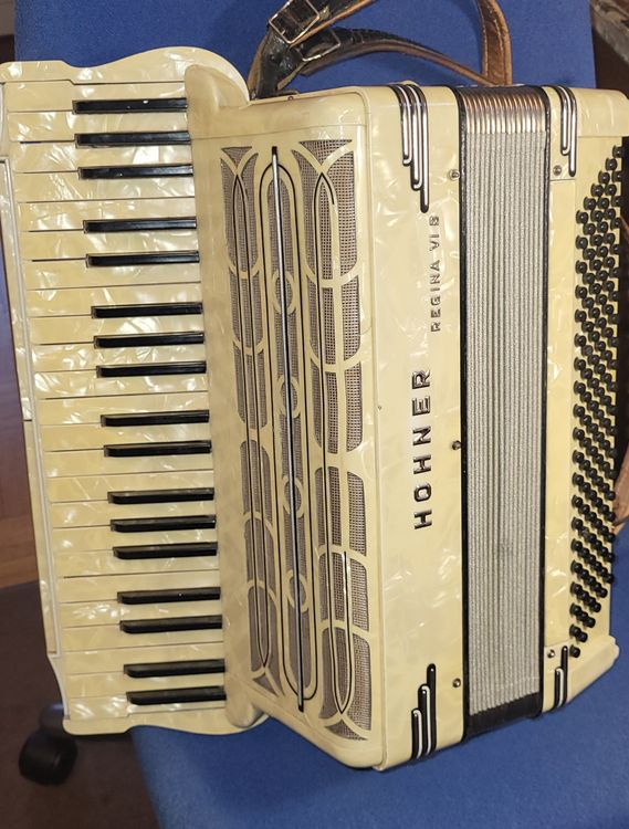 Accordéon hohner Regina VI B 4 voix (D'occasion) à Penthalaz pour CHF ...