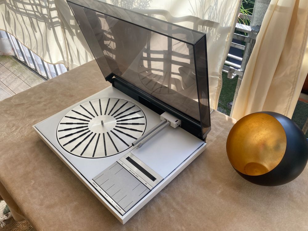 B&O Record player Beogram 4002 in white . Fully restored. | Kaufen auf ...