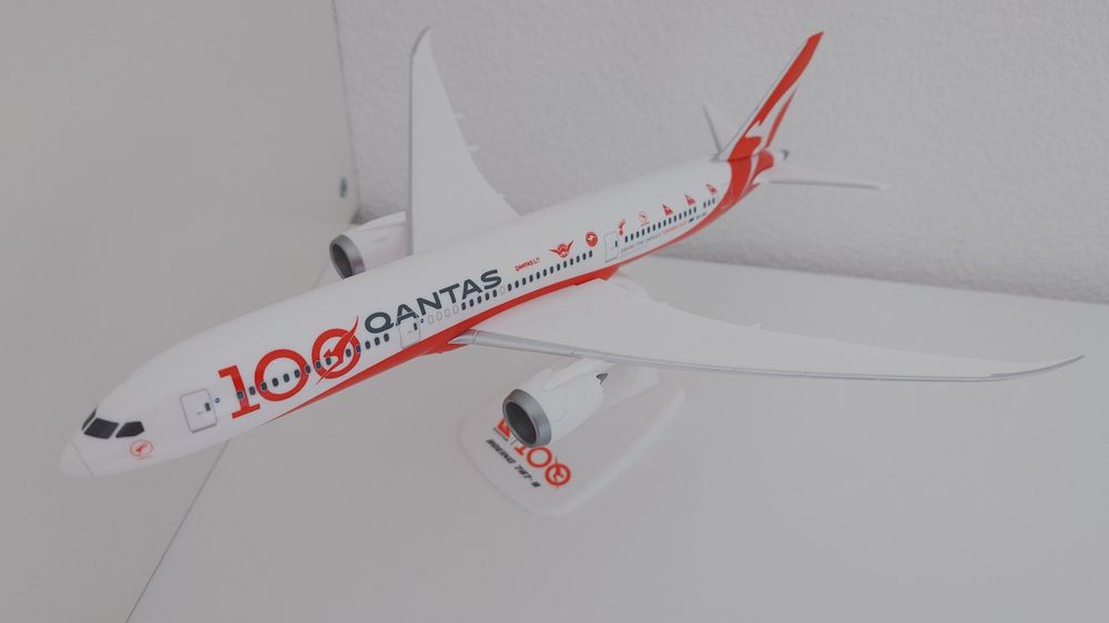 Qantas 100 year livery (Gebraucht) in Cormagens für CHF 30 – mit ...