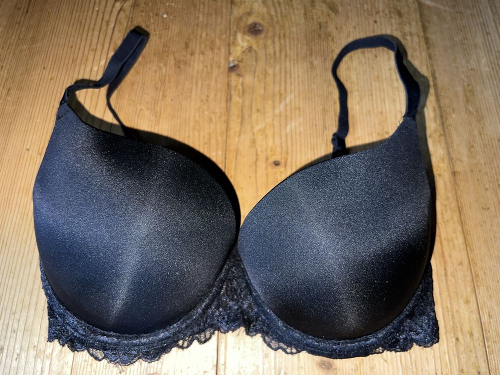 Schwarzer BH mit Spitze, Grösse 75C (Gebraucht) in Richterswil für CHF ...