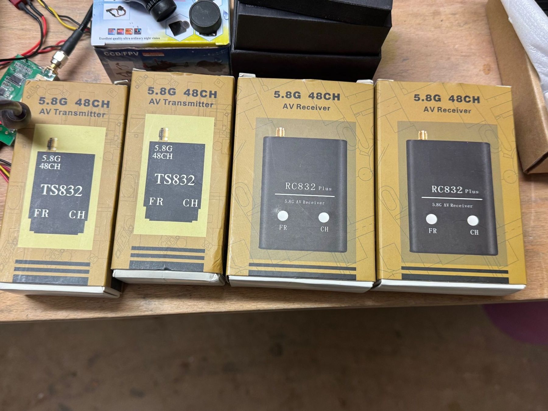 2 FPV Monitor Sets mit RC832 plus 5.8G Empfänger komplett (Gebraucht ...