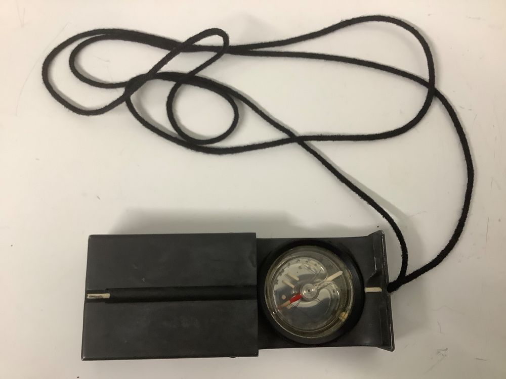 Armee KOMPASS AB 1.-, VINTAGE, OHNE ETUI, GEBRAUCHT (Gebraucht) in Ostermundigen für CHF 1 – mit ...