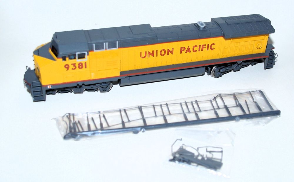 Bachmann Spectrum GE Dash 8-40 CW UP 9381 DC/Analog | Kaufen auf Ricardo